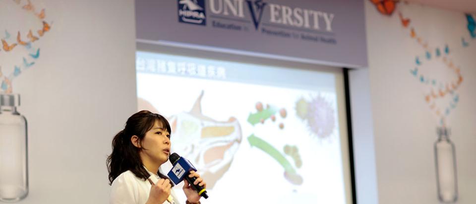 HIPRA provides the keys to Atrophic Rhinitis during a training course ...